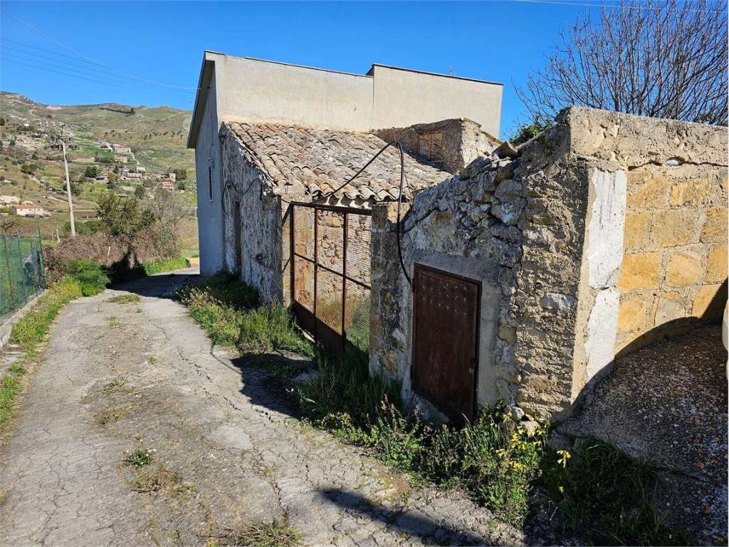 Vendita Rustico in Contrada Torre, Snc Enna. Da ristrutturare, 26 m² ...