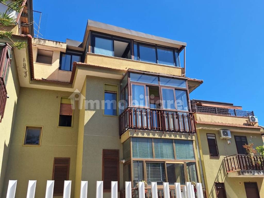 Vendita Appartamento in viale Angelo Vasta 4. Catania. Buono stato, su ...