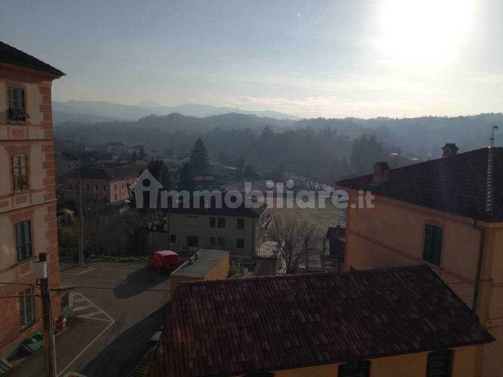 Vendita Appartamento in via Roma 7. Gavi. Buono stato, terzo piano, con ...