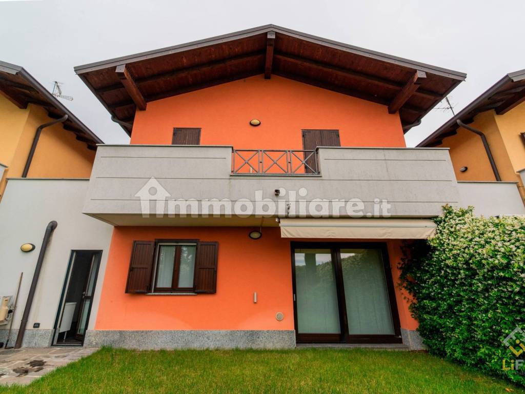 Vendita Villa a schiera in via Galliate 45 Romentino. Ottimo stato ...
