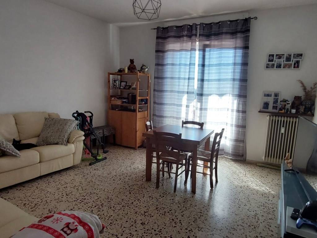 Affitto Appartamento Salassa. Quadrilocale, Buono stato, quarto piano ...