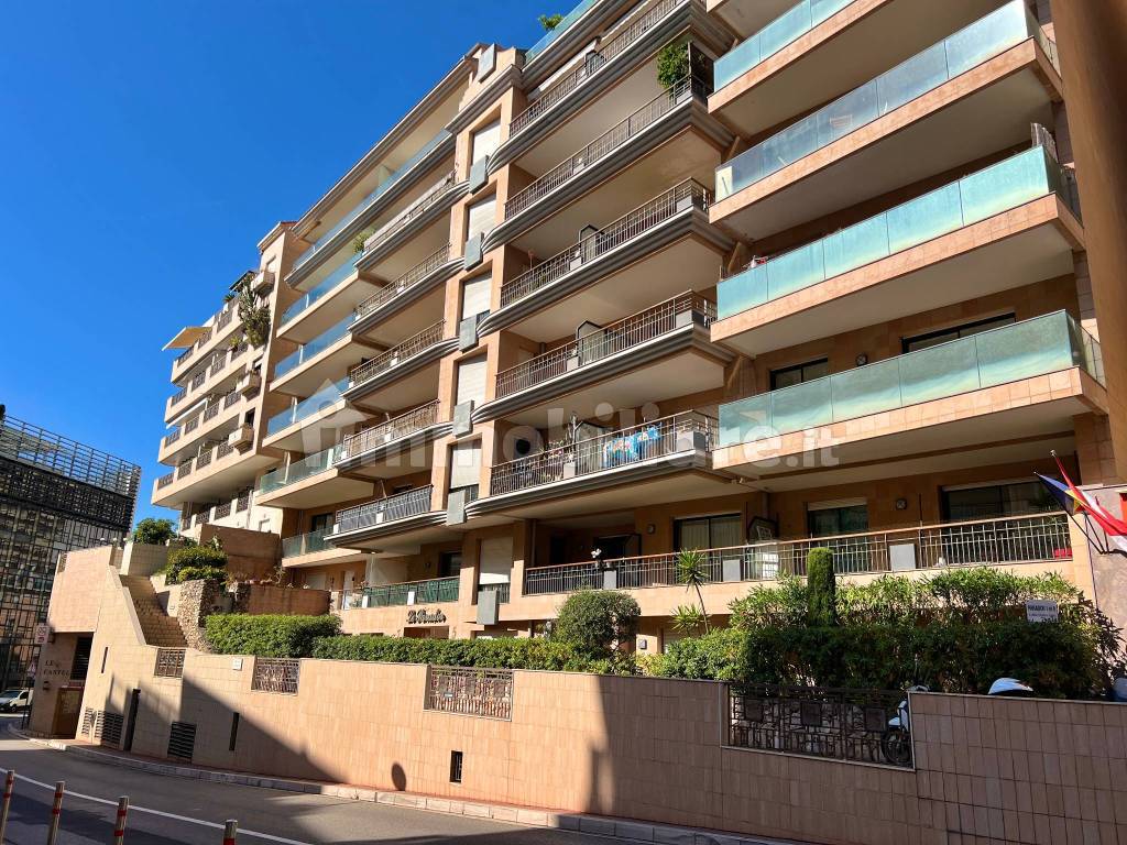 Vendita Appartamento Monaco. Trilocale in 5/7 et 11bis, avenue Crovetto ...