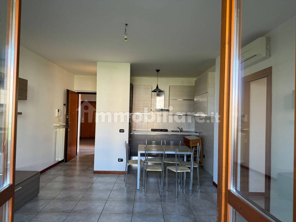 Affitto Appartamento Rottofreno. Trilocale in via P. Harris. Ottimo ...