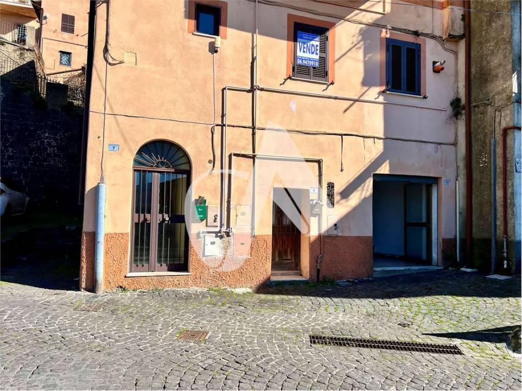 Garage - Box via Roma , 11, Rocca Priora, Rif. 113017745 - Immobiliare.it