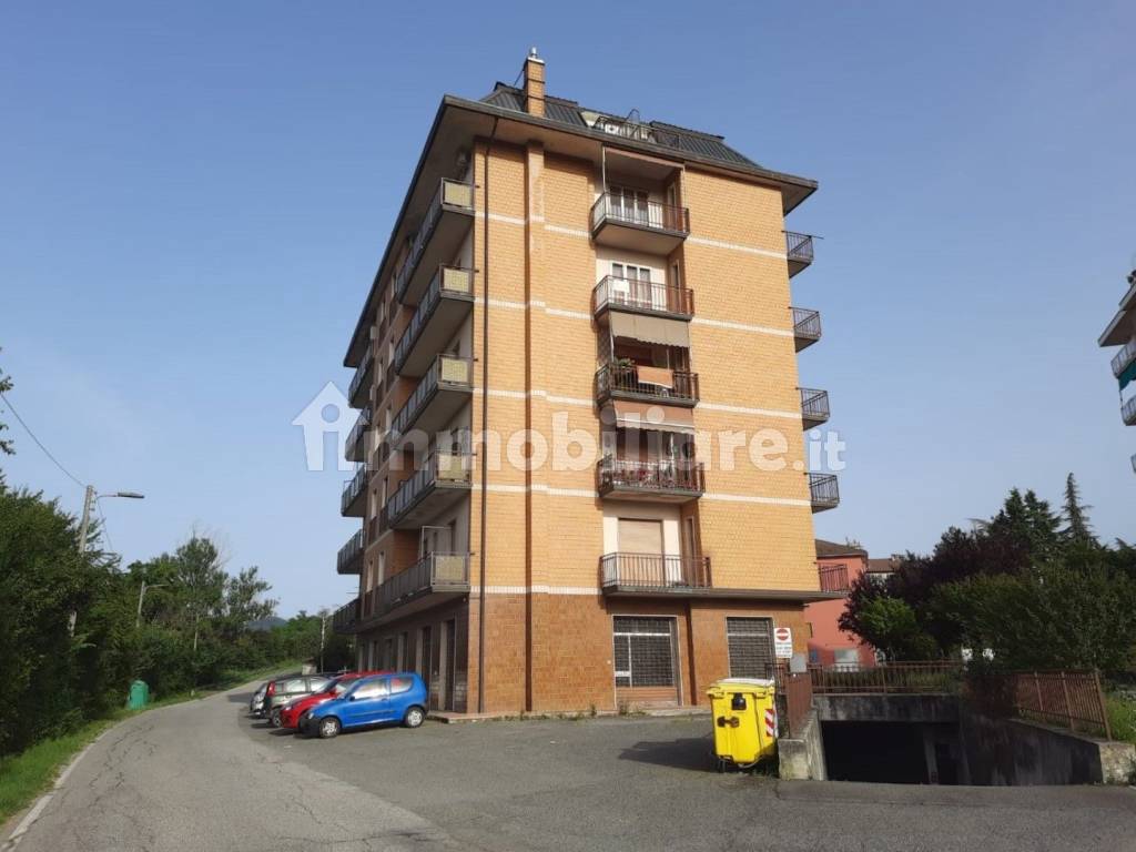 Vendita Appartamento Ovada. Quadrilocale in Strada Vecchia Costa. Buono ...