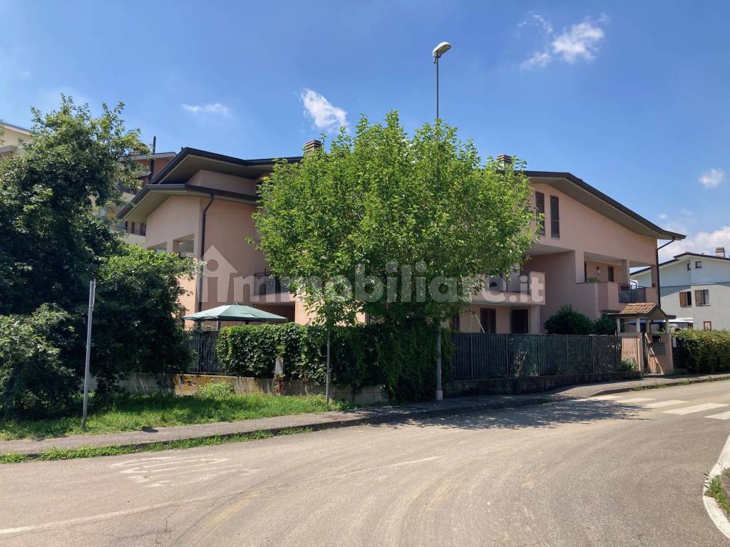 Vendita Appartamento Cambiago. Trilocale in via Indro Montanelli 1 ...