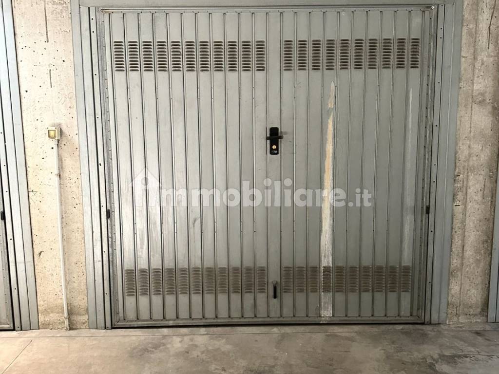 Garage - Box via Santander 36, Milano, Rif. 113094887 - Immobiliare.it