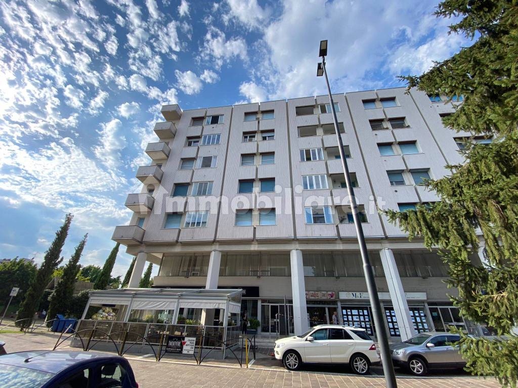 Affitto Appartamento Segrate. Bilocale in via 25 Aprile 12. Buono stato ...