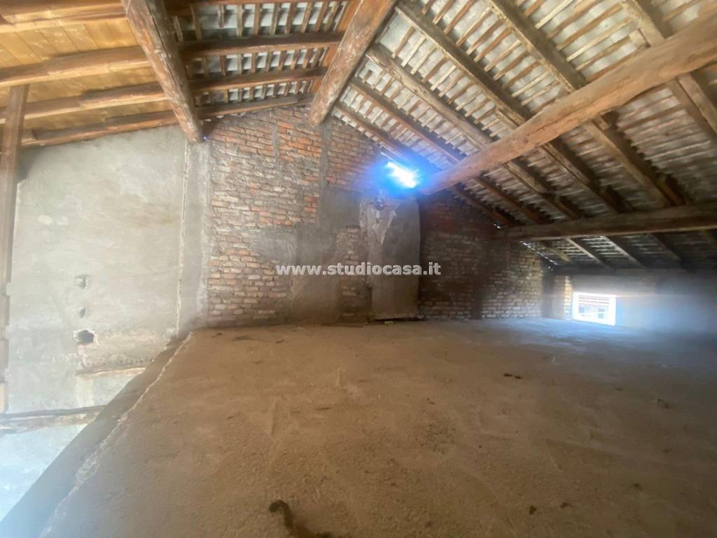 Vendita Rustico Castel Rozzone. Da ristrutturare, 120 m², rif. 113140021
