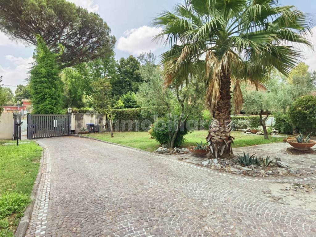 Vendita Appartamento Roma. Bilocale in via Tiberina 299. Nuovo, piano ...