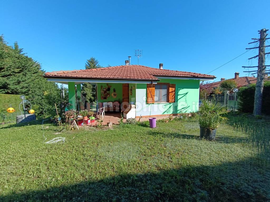 Vendita Villa unifamiliare in via San Rocco Rodello. Buono stato, posto ...
