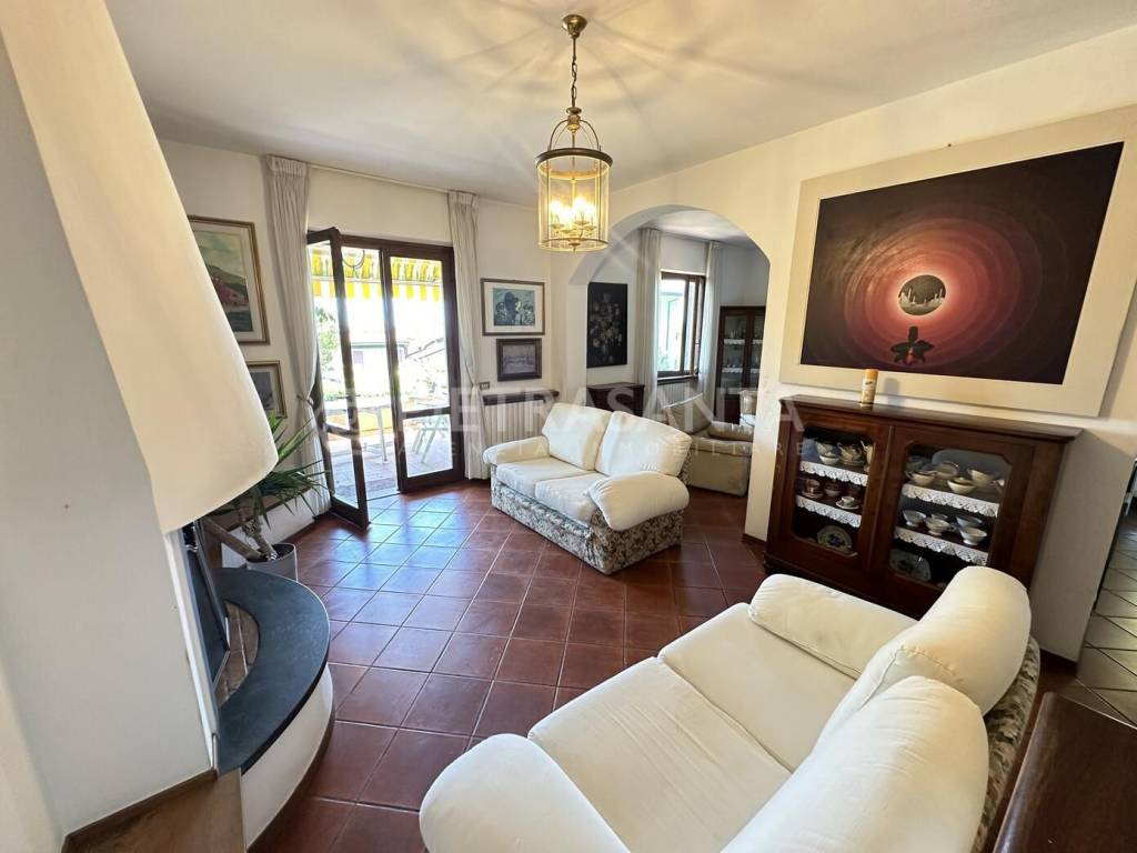 Affitto Villa bifamiliare in via Filippo Turati 29 Pietrasanta. Ottimo ...