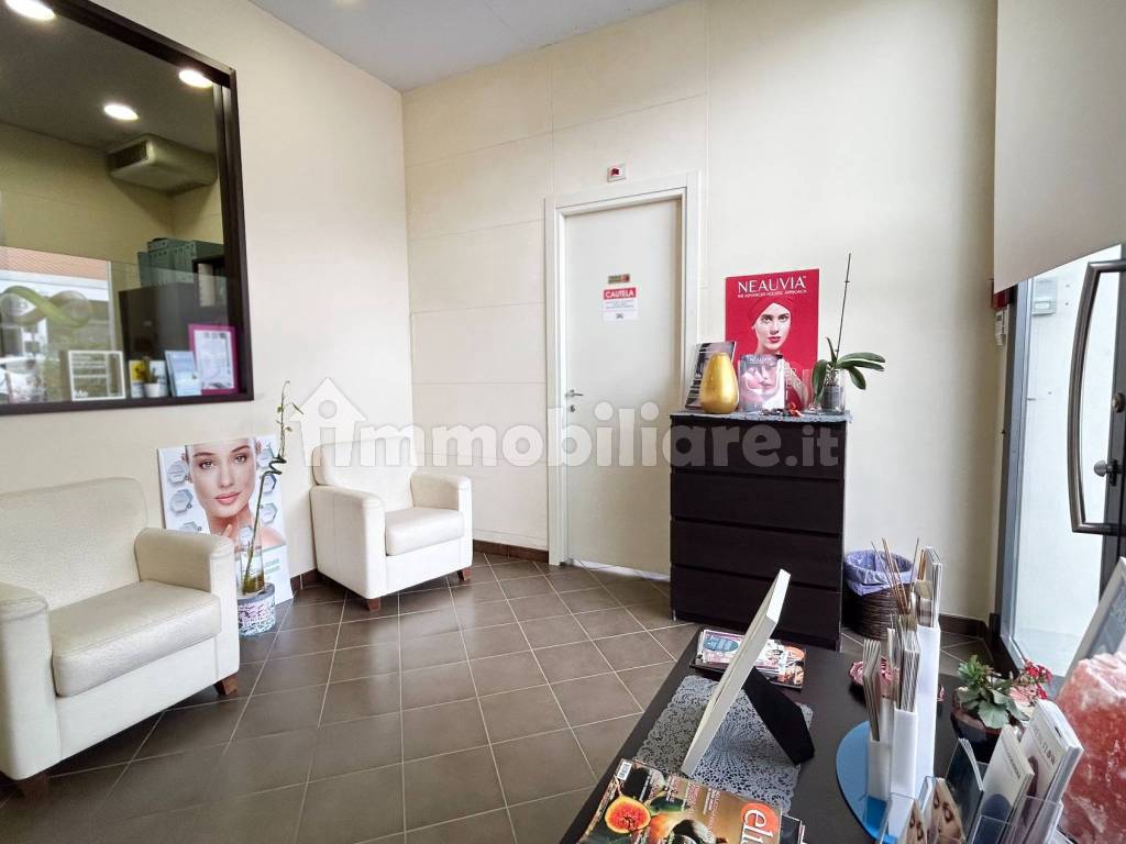 Ufficio - Studio via degli Abatoni, Prato, Rif. 113292691 - Immobiliare.it