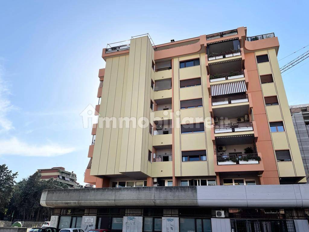 Affitto Attico in via Marino Ghetaldi 84 Roma. Ottimo stato, con ...