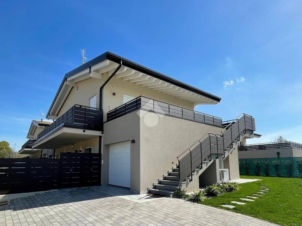 Vendita Appartamento Lonato del Garda. Quadrilocale in Appartamento via Salvo D'Acquisto 1 ...