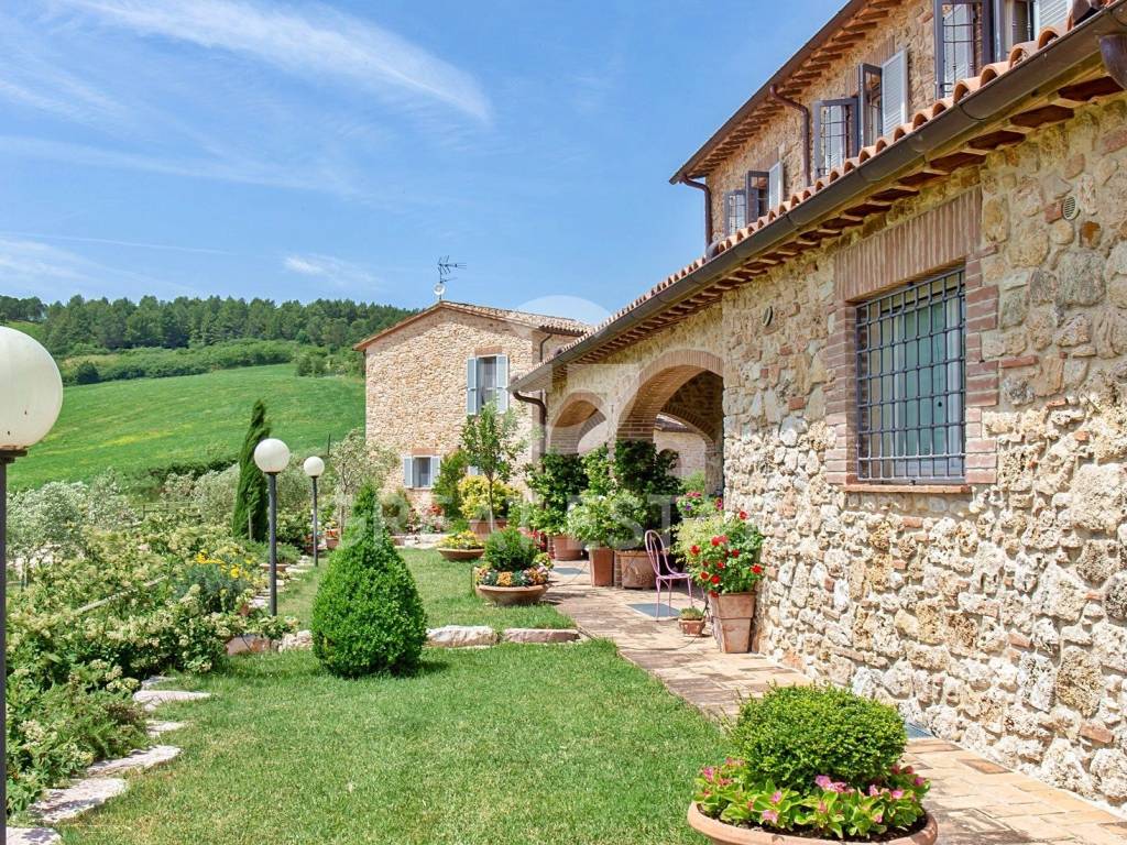 Sale Farmhouse Todi. Excellent condition, 848 m², ref. 96424384