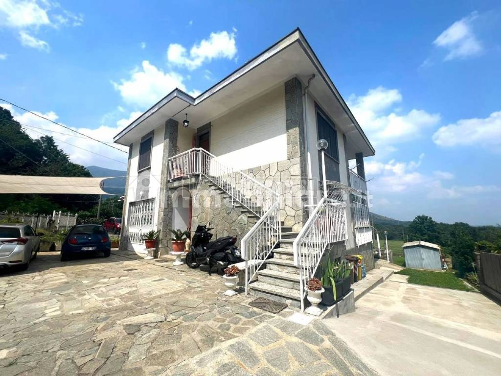 Vendita Villa bifamiliare in via Brus? 13 Val della Torre. Ottimo stato ...