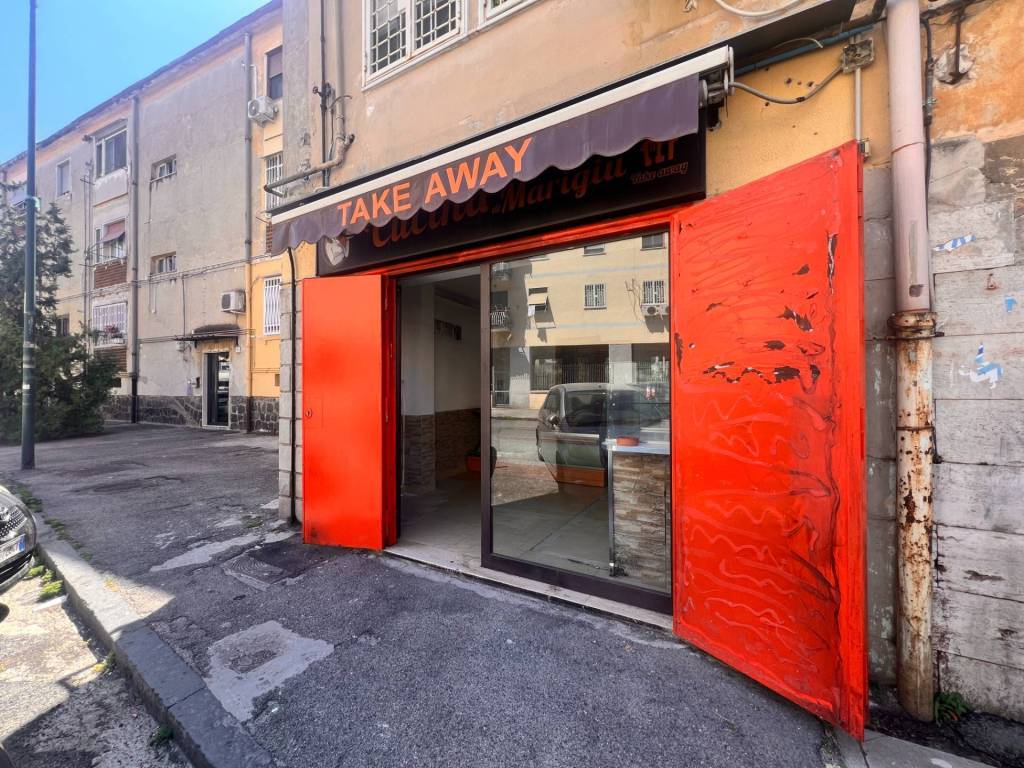 Locale commerciale via Mario Gigante 13, Napoli, Rif. 113414489 ...
