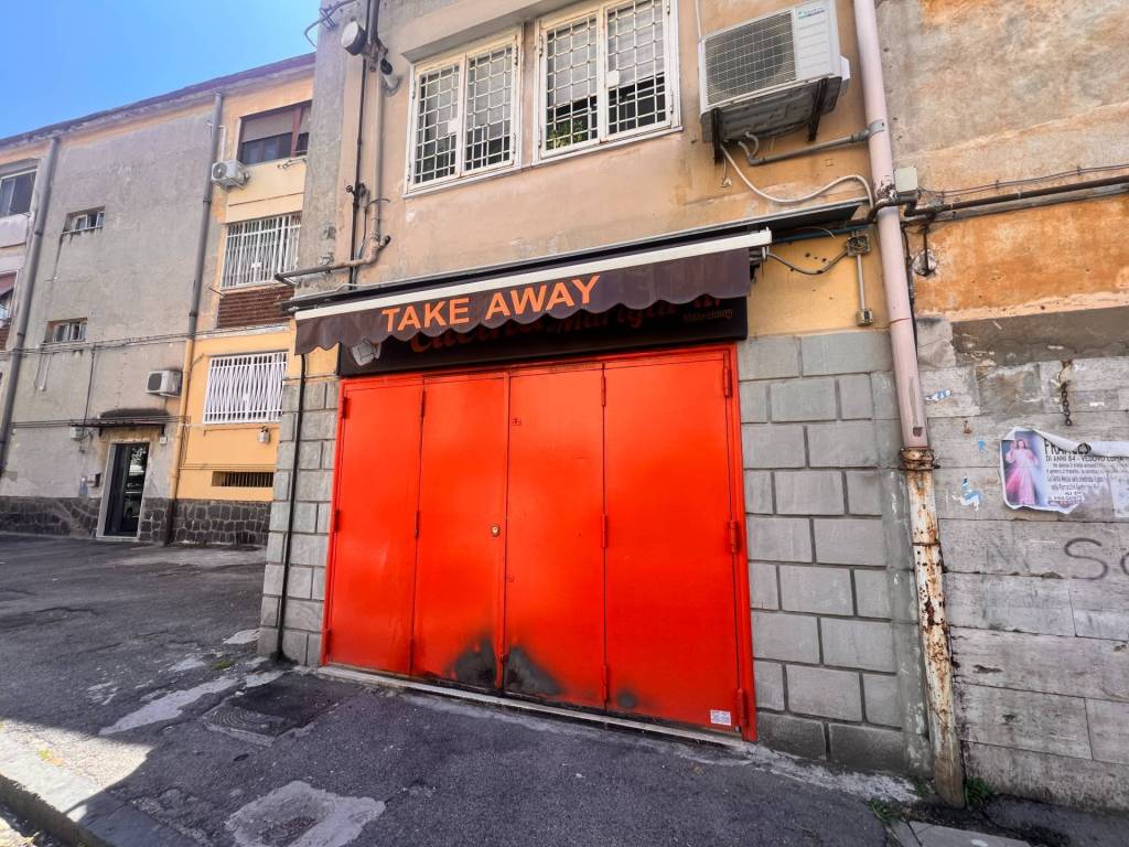 Locale commerciale via Mario Gigante 13, Napoli, Rif. 113414489 ...