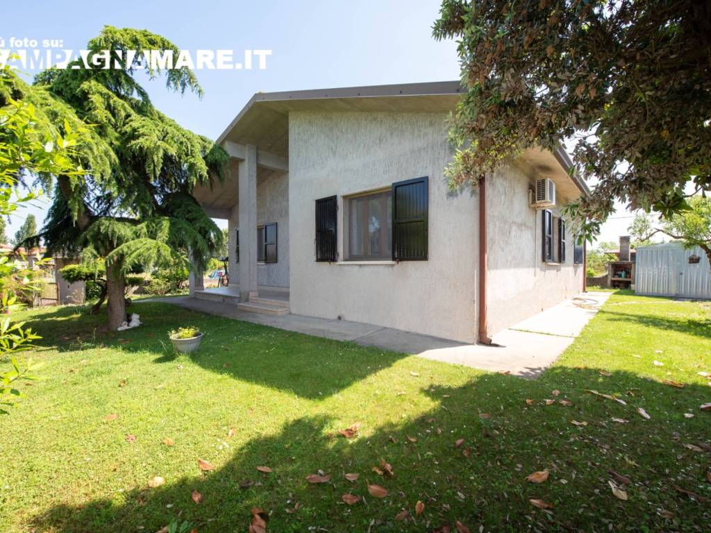 Vendita Villa unifamiliare in via Rocca 10/a Mesola. Buono stato, posto ...