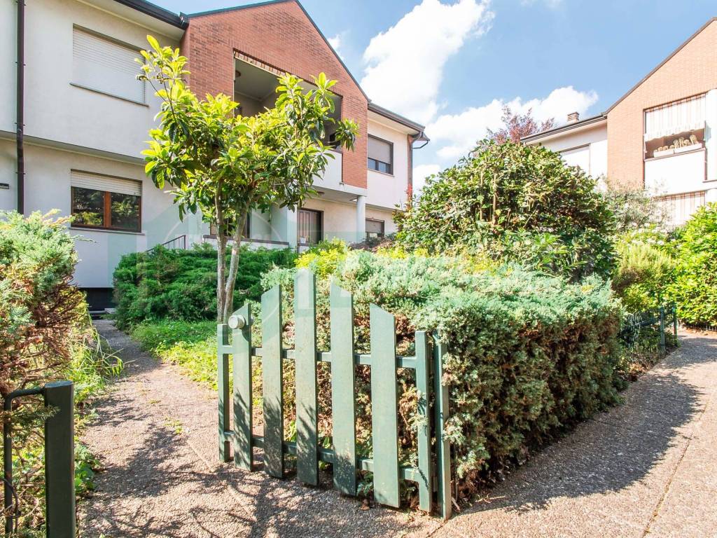 Vendita Villa a schiera in via Montecassino 6 Tradate. Buono stato ...