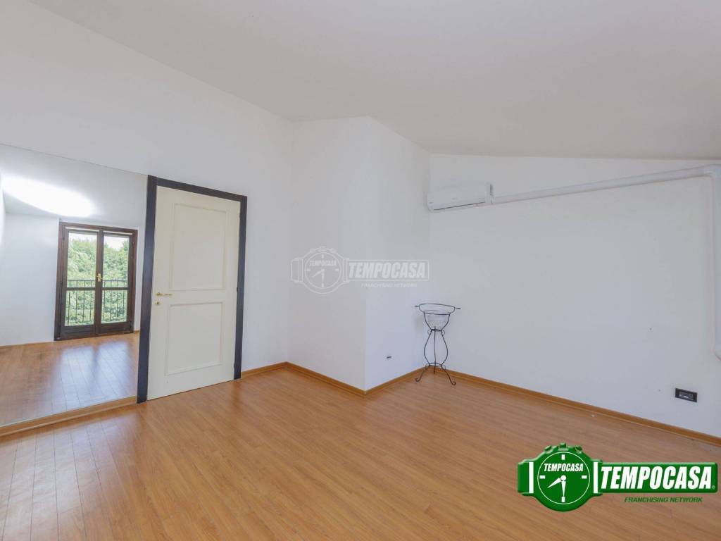 Vendita Appartamento Vermezzo con Zelo. Trilocale in via A. Manzoni ...