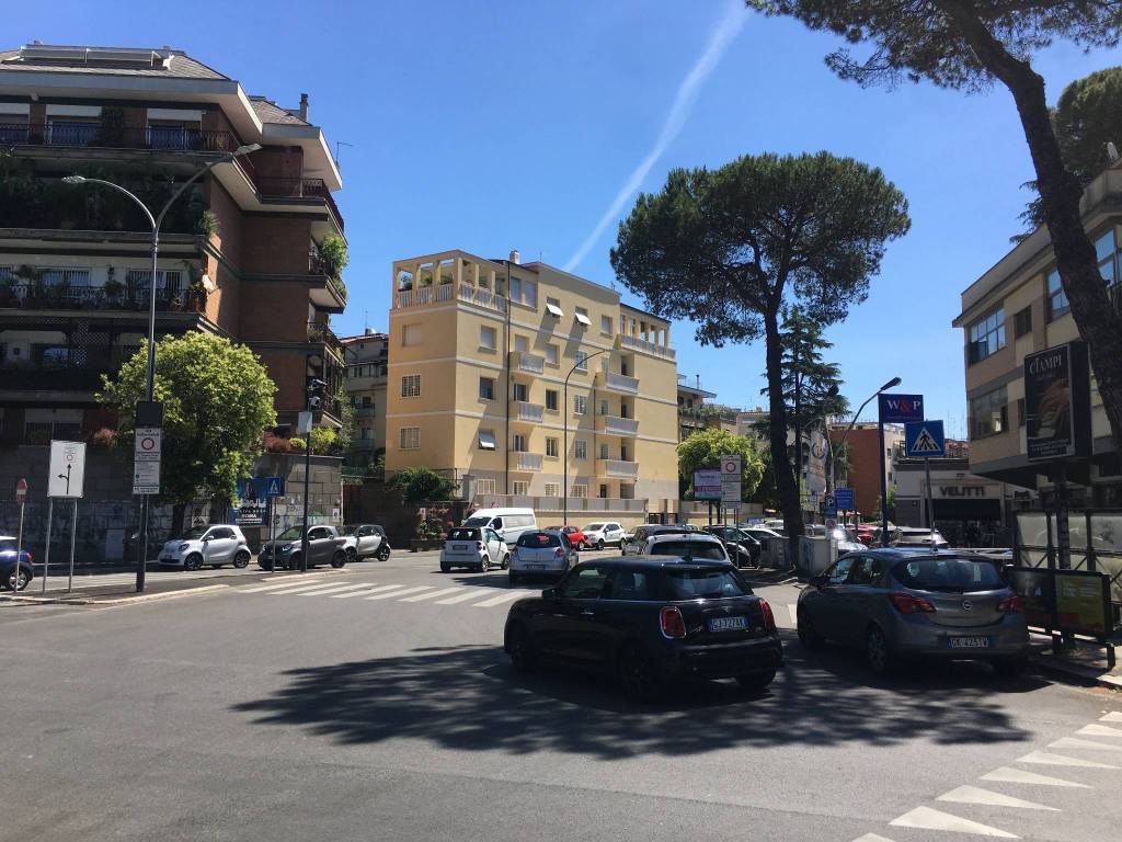 Locale commerciale, Roma, Rif. 113456439 - Immobiliare.it