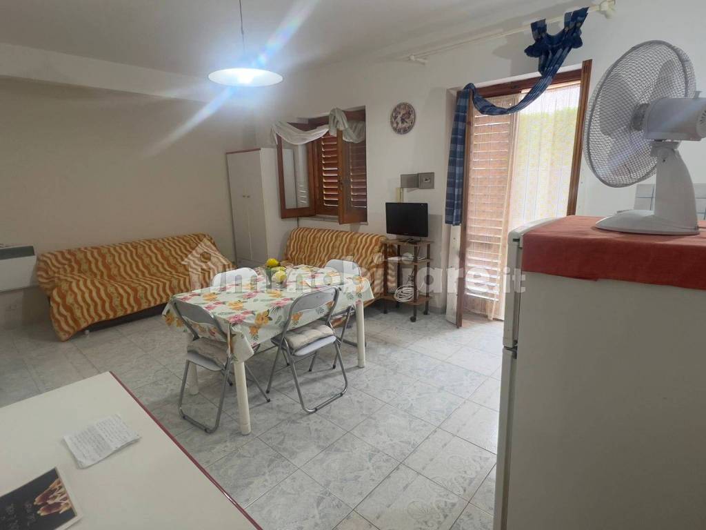 Affitto Appartamento Acireale. Monolocale in via Nuova. Buono stato, piano terra, con terrazza ...