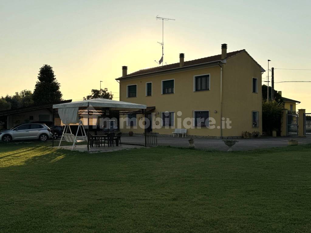 Vendita Villa unifamiliare in via Giovecca Gaiba. Buono stato, posto ...