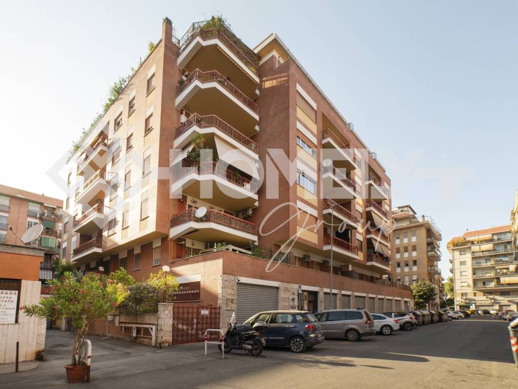Vendita Appartamento Roma. Trilocale in via Bagno a Ripoli 36. Buono ...