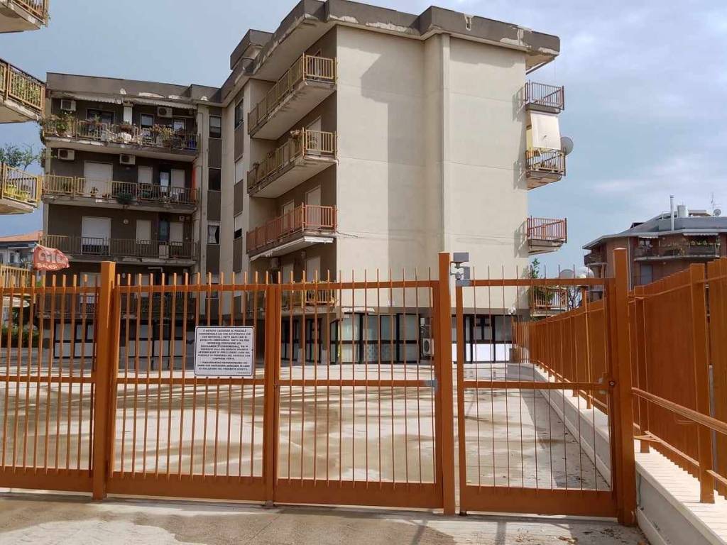 Locale commerciale via Rosa Jemma, Battipaglia, Rif. 113513485 ...