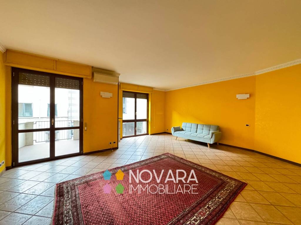 Affitto Appartamento Novara. Trilocale in viale Roma 18. Primo piano ...