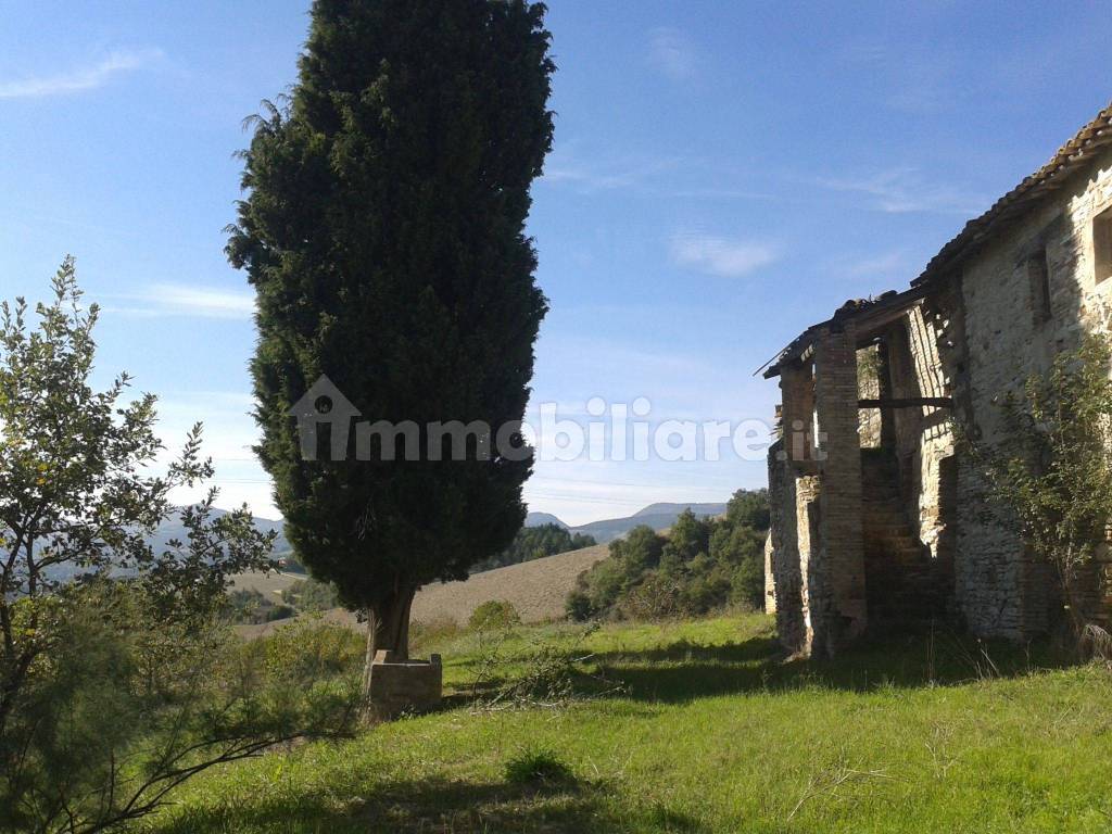 Vente Ferme en Località Colmone San Severino Marche. À rénover, 250 m² ...