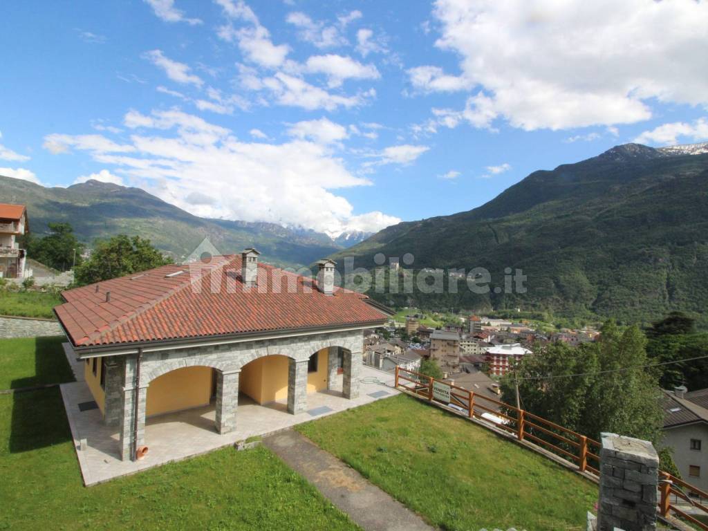 Vendita Villa unifamiliare in Strada Conoz 20 Chatillon. Nuova, posto ...