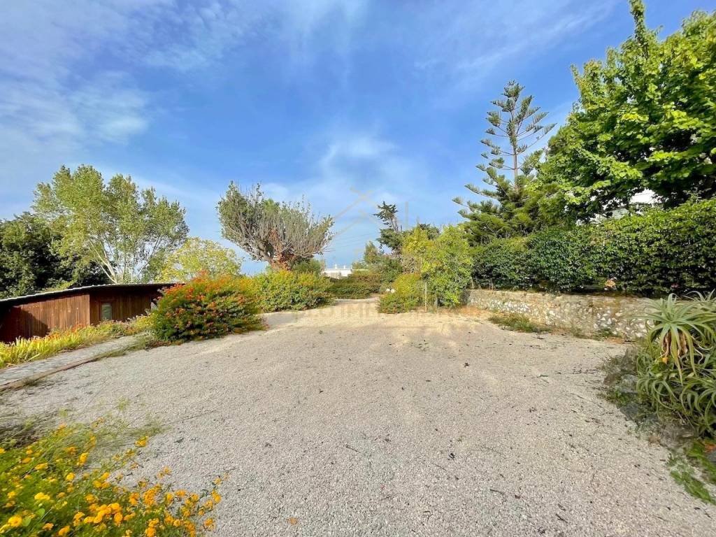 Vendita Villa unifamiliare in via Li Campi Anacapri. Da ristrutturare ...