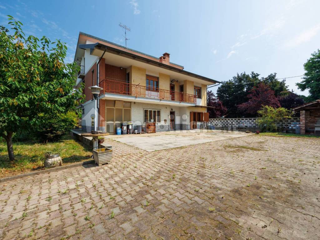 Vendita Villa unifamiliare in via Pietro Berra Chivasso. Buono stato ...