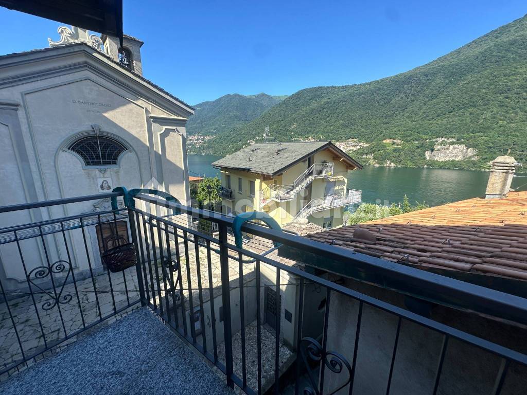 Vendita Villa unifamiliare in via della Chiesa 6 Laglio. Buono stato ...