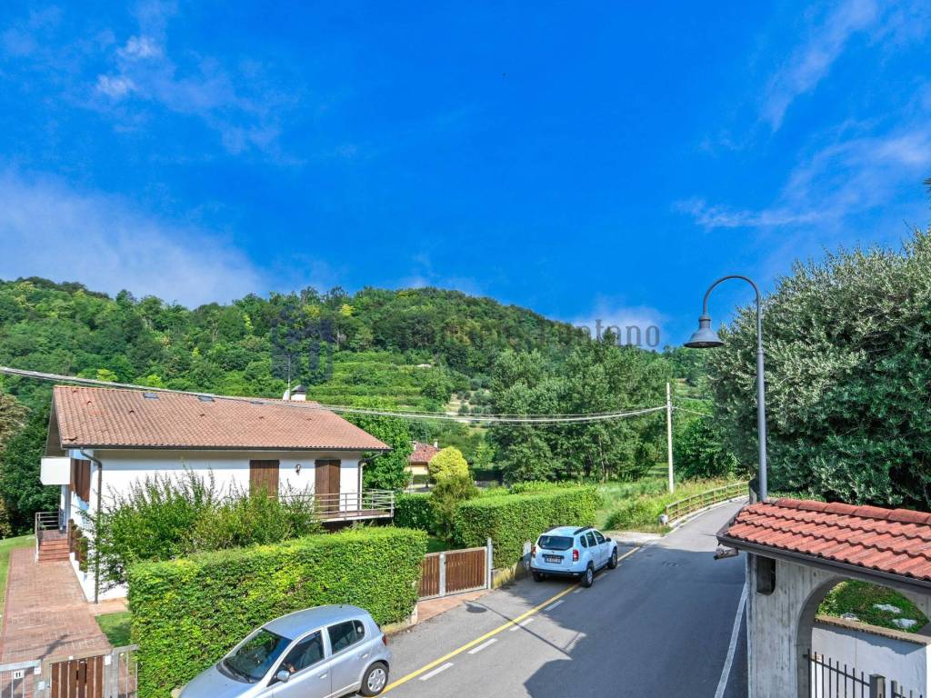 Vendita Villa bifamiliare in via dei Colli 6/A Bagnatica. Ottimo stato ...