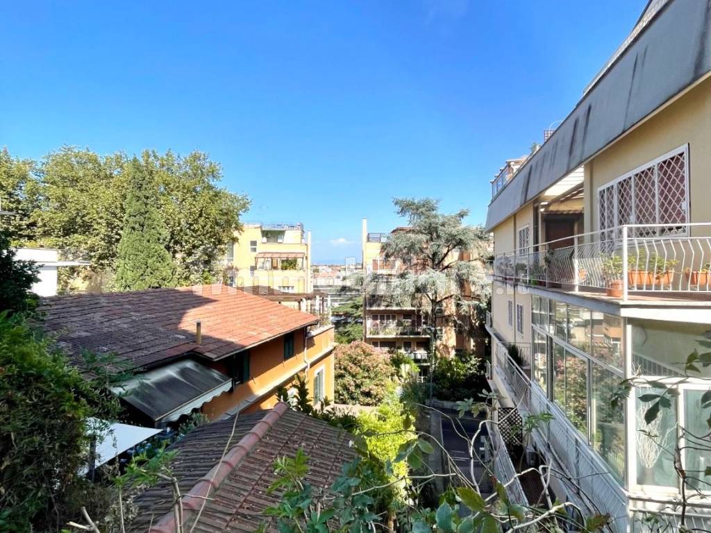 Vendita Appartamento Roma. Monolocale in via Plotino. Buono stato ...