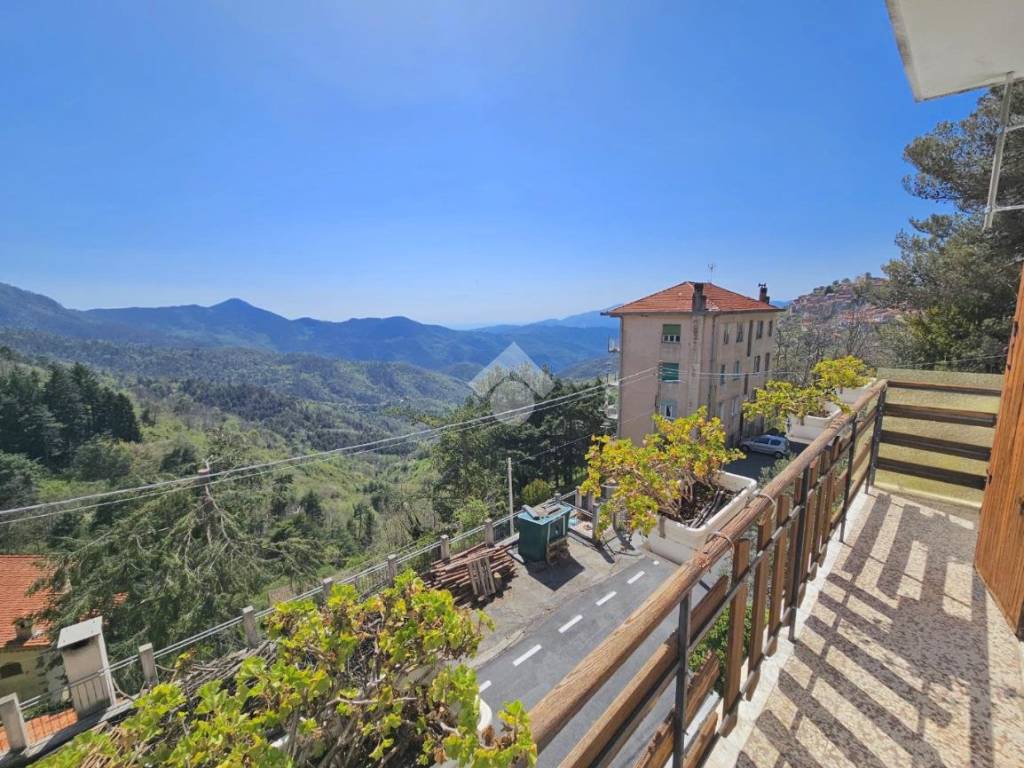 Vendita Appartamento Bajardo. Trilocale in via Roma 44. Buono stato ...