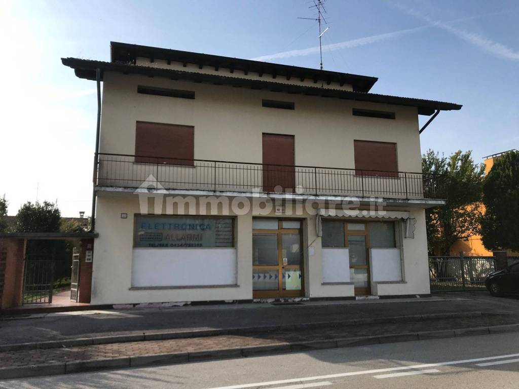 Vendita Villa unifamiliare in via Antonio Peruch 33 Sacile. Da ...