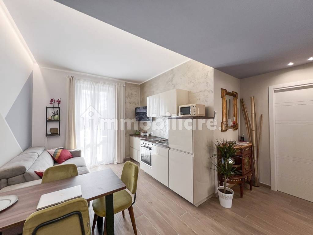 Affitto Attico in via Urbano II 29 Roma. Ottimo stato, con terrazza ...