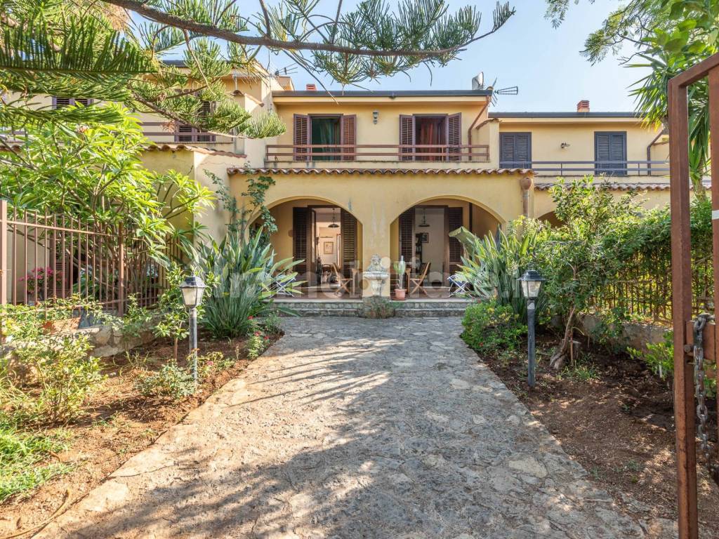 Vendita Villa a schiera in via Chiesazza Sperone 17 Altavilla Milicia ...