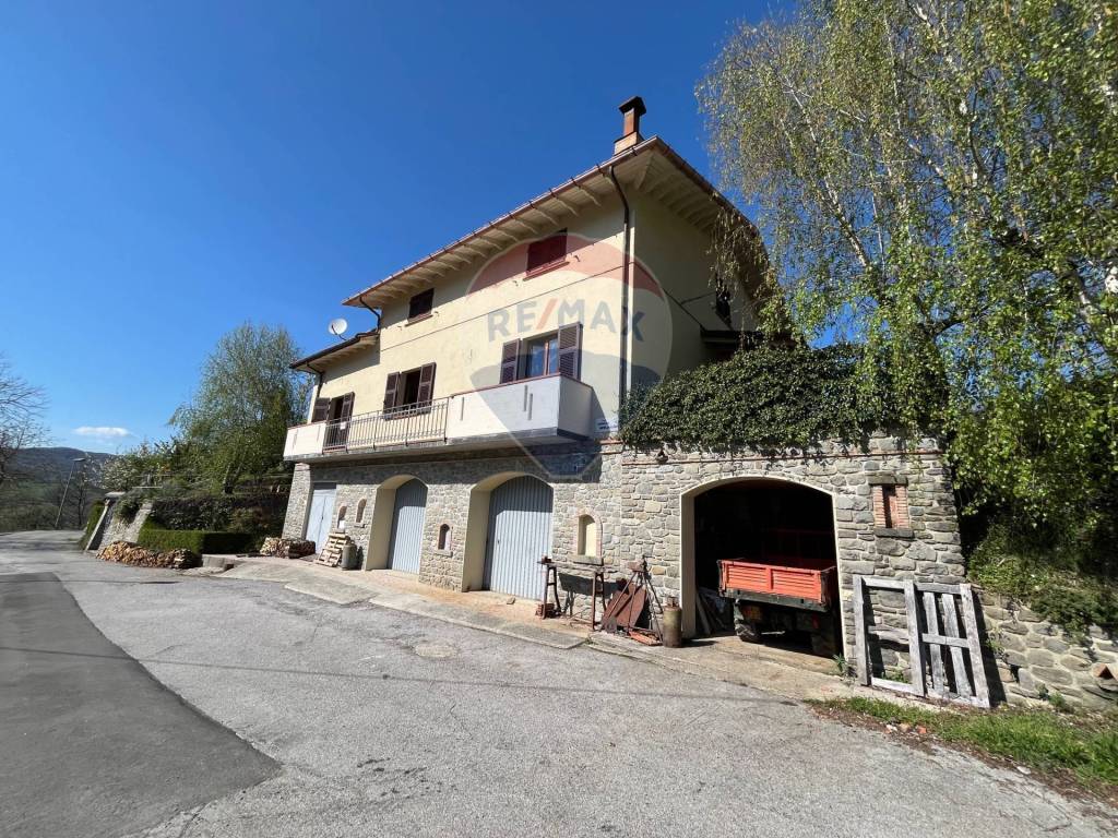 Vendita Terratetto unifamiliare Minucciano. Ottimo stato, posto auto ...