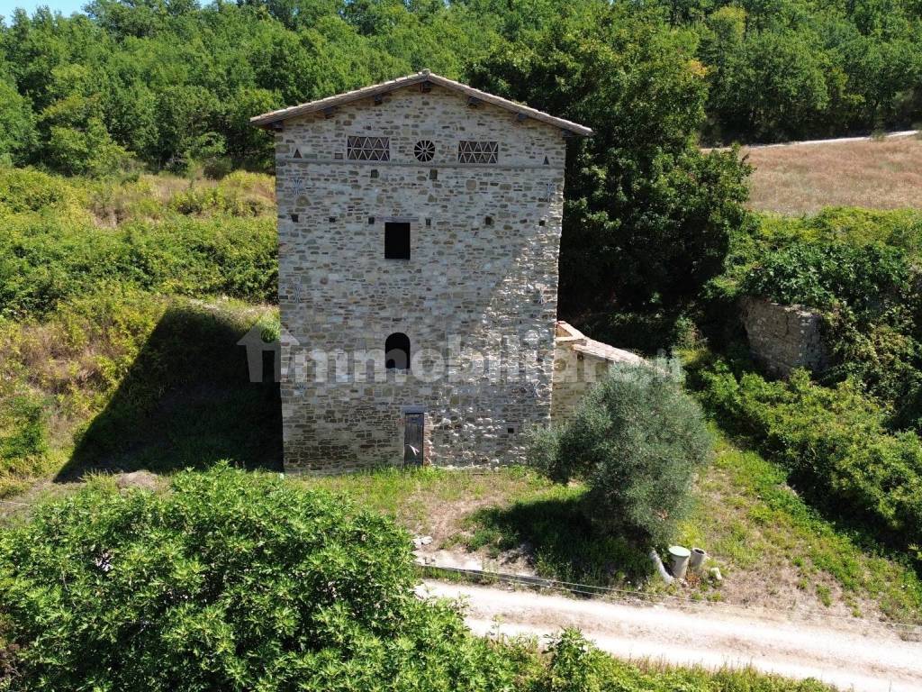 Vendita Rustico in Località Colpalombo Gubbio. Ottimo stato, 240 m² ...