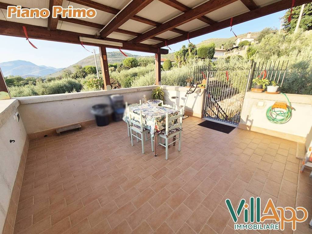 Vendita Villa unifamiliare in via Molelle 55 Fondi. Ottimo stato, con ...
