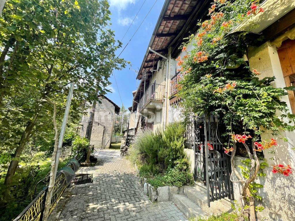 Sale Single-family detached house in via Monte Briasco 36 Cellio con ...
