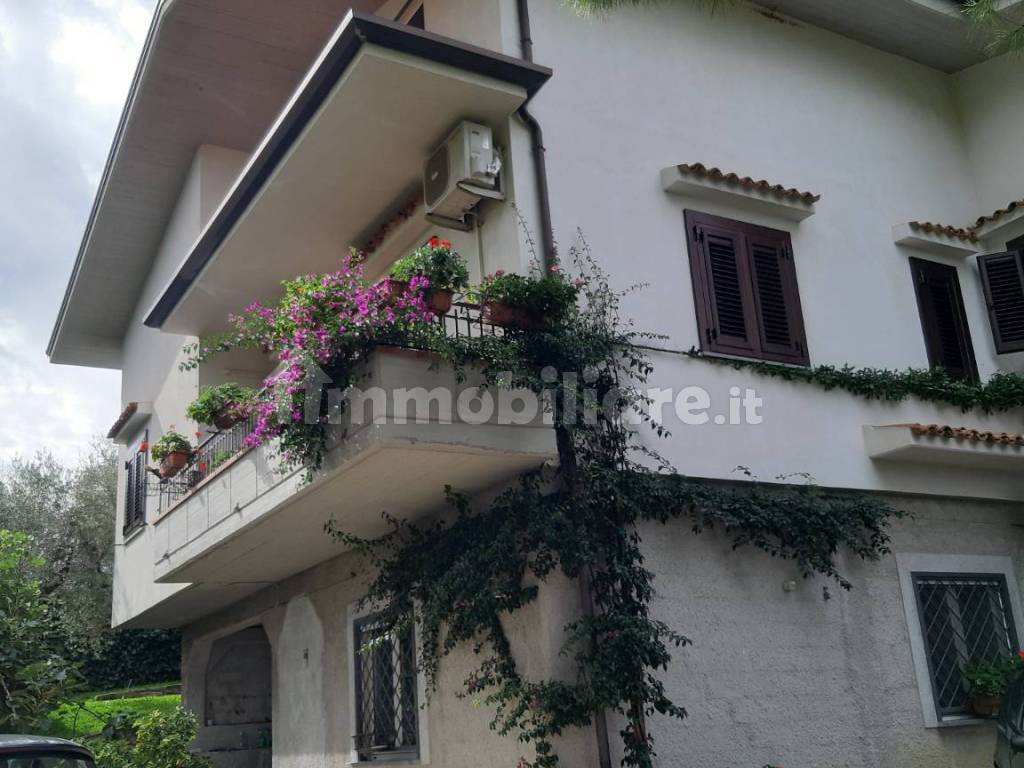 Vendita Appartamento in villa in via Roma 7 Albanella. Buono stato ...