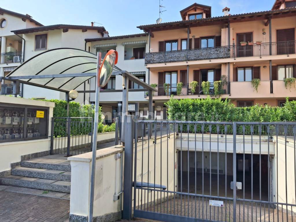 Vendita Appartamento Meina. Trilocale in via Romolo Minazza. Posto auto ...