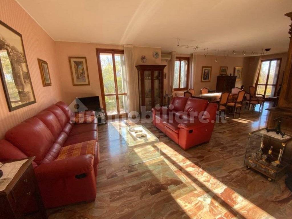 Vendita Appartamento Pavia. Quadrilocale in via Giuseppe Moruzzi. Buono ...